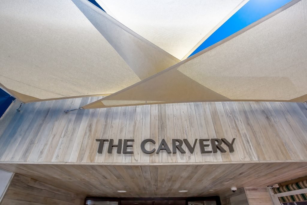 ¡Divertida Noche Benéfica de The Carvery por CUDECA! - Fundación Cudeca